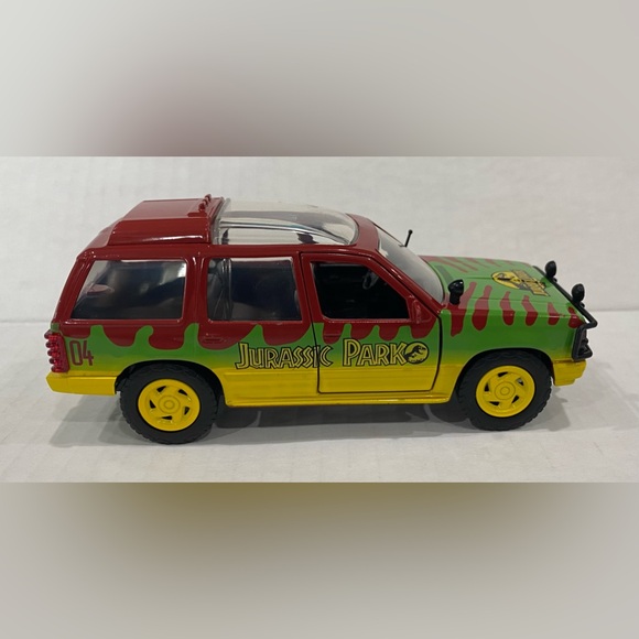 Jada Toys | Toys | Jurassic Park 993 Ford Explorer Jada Toys Scale 132 ...